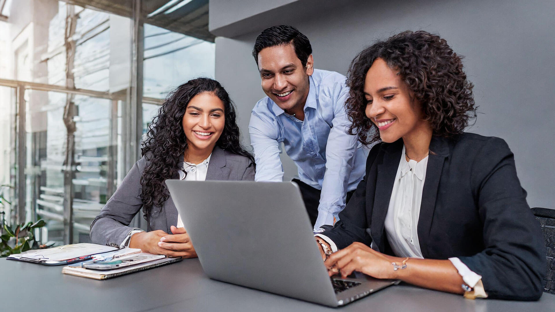 IB Pro: simplified procedures powered by the omni-channel platform.